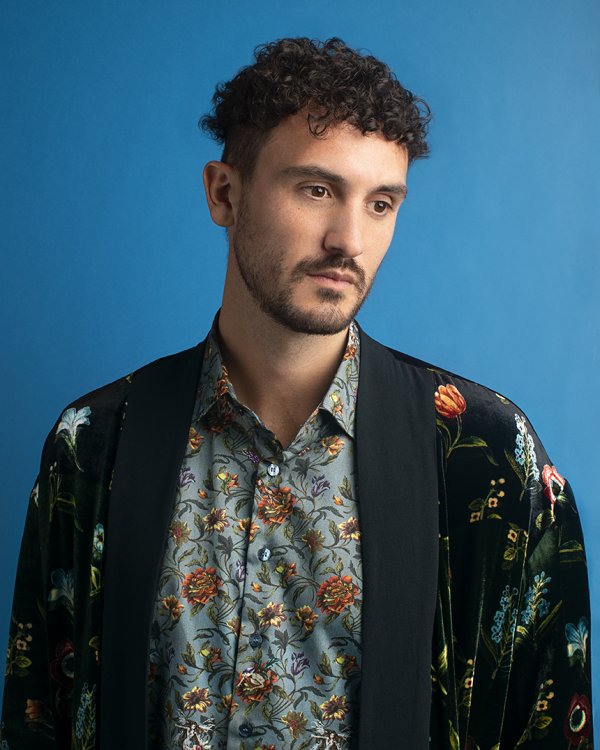 “Fratellì” è il titolo del nuovo singolo di Carl Brave